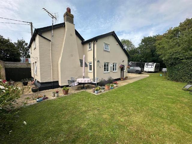 3 bedroom cottage for sale