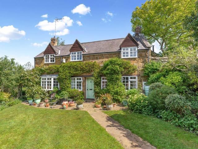 3 bedroom cottage for sale
