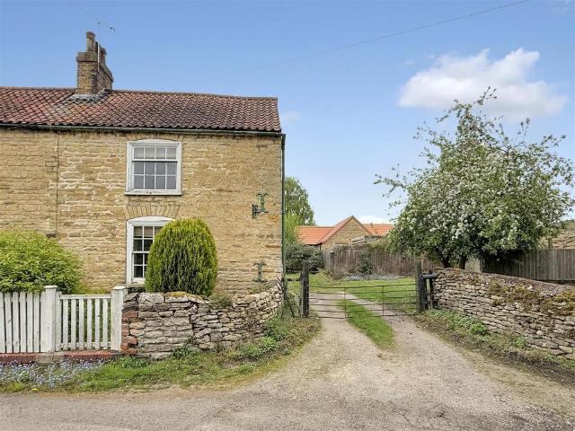 3 bedroom cottage for sale