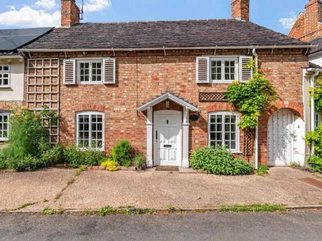 3 bedroom cottage for sale