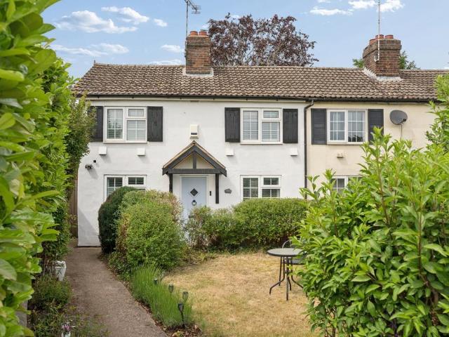 3 bedroom cottage for sale