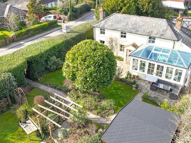 3 bedroom cottage for sale