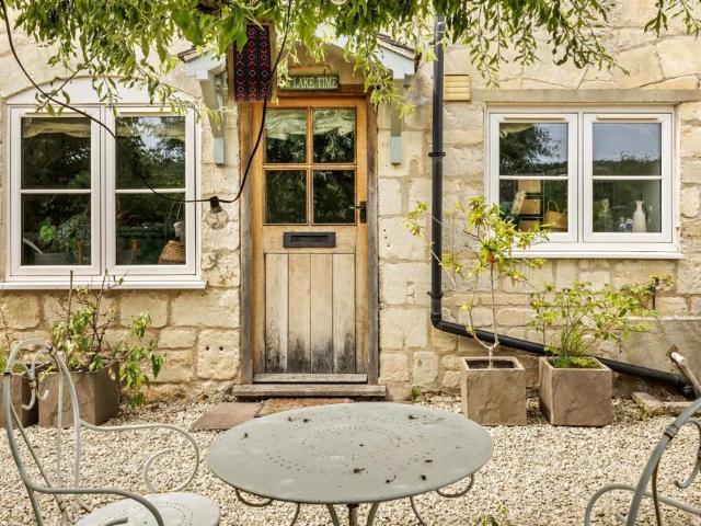 3 bedroom cottage for sale