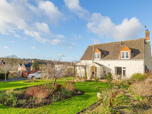 3 bedroom cottage for sale