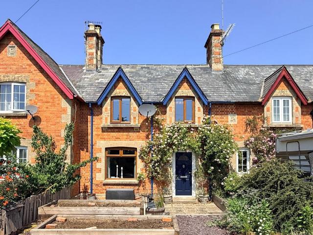 3 bedroom cottage for sale
