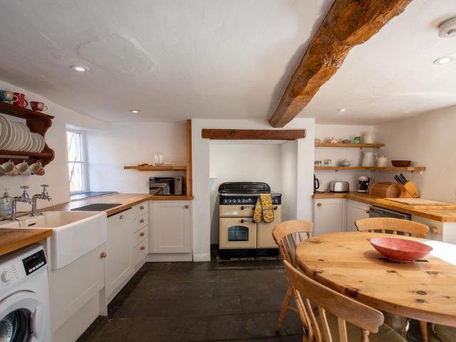 3 bedroom cottage for sale