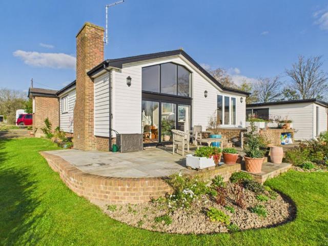 3 bedroom cottage for sale