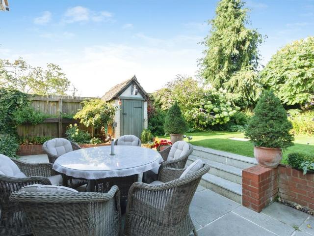 3 bedroom cottage for sale