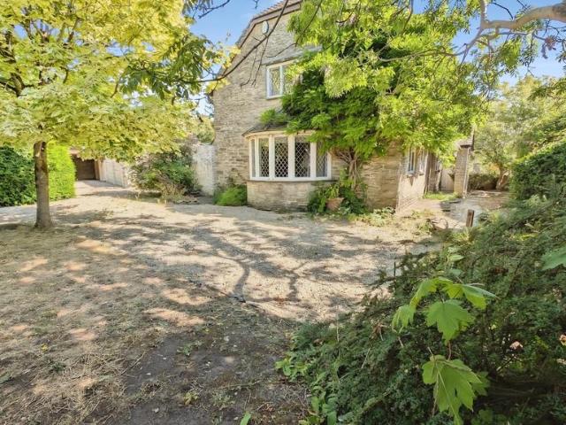 3 bedroom cottage for sale