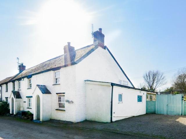 3 bedroom cottage for sale