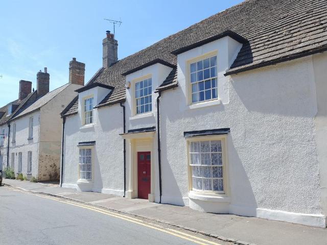 3 bedroom cottage for sale