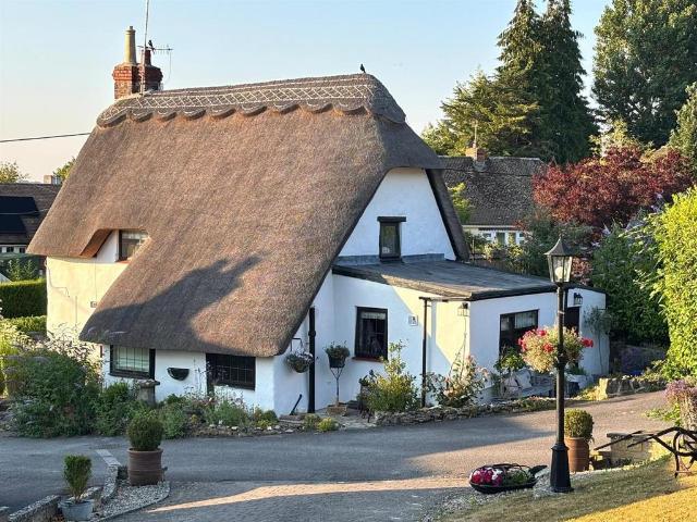 3 bedroom cottage for sale