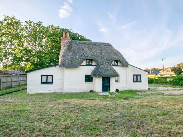 3 bedroom cottage for sale