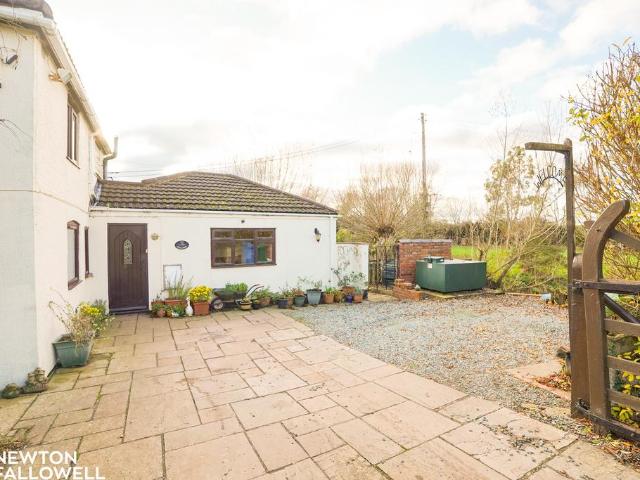 3 bedroom cottage for sale