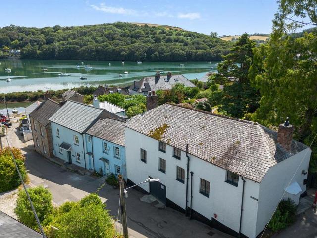 3 bedroom cottage for sale