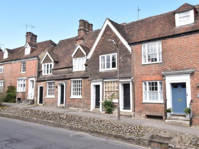 3 bedroom cottage for sale