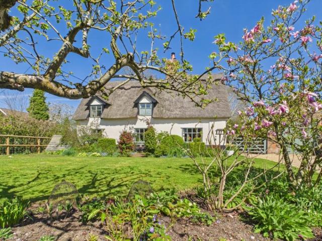 3 bedroom cottage for sale