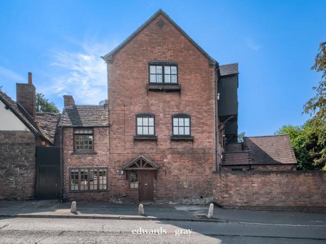 3 bedroom cottage for sale