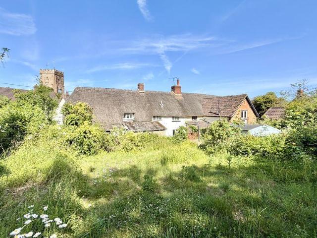 3 bedroom cottage for sale