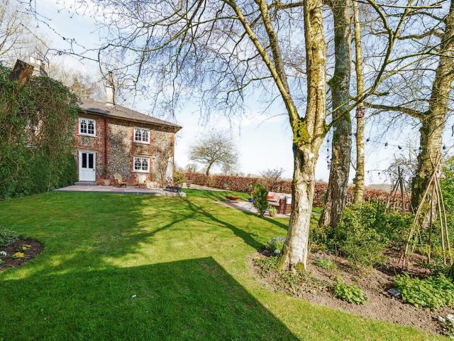 3 bedroom cottage for sale