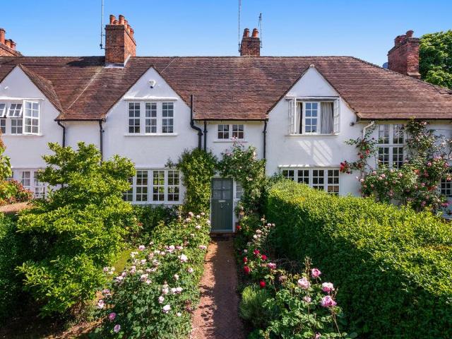 3 bedroom cottage for sale