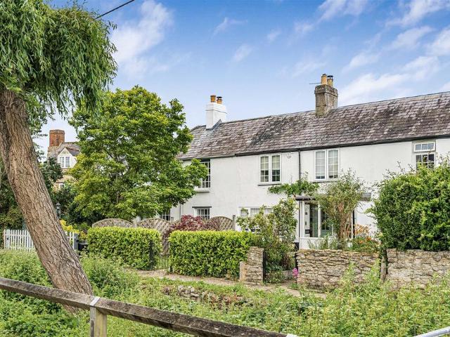 3 bedroom cottage for sale