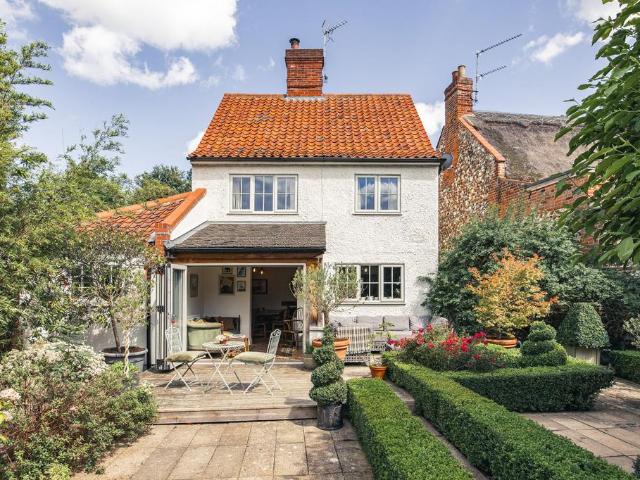 3 bedroom cottage for sale