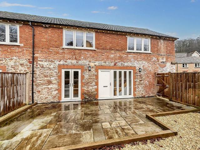 3 bedroom cottage for sale