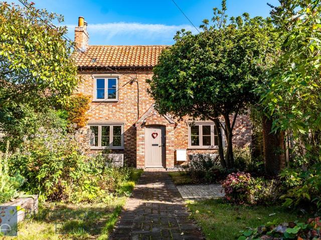 3 bedroom cottage for sale