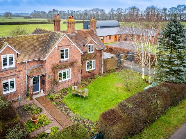 3 bedroom cottage for sale