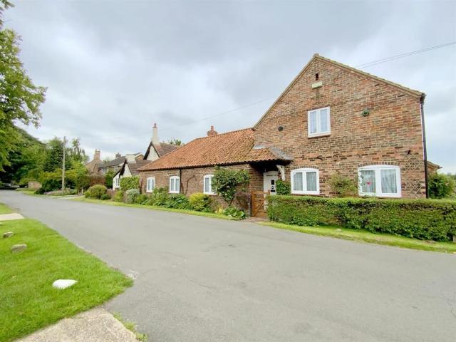 3 bedroom cottage for sale