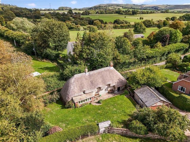 3 bedroom cottage for sale