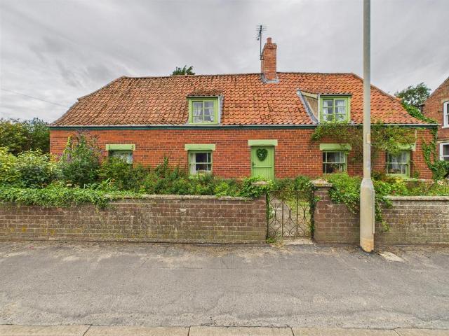 3 bedroom cottage for sale
