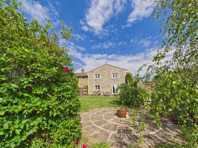 3 bedroom cottage for sale