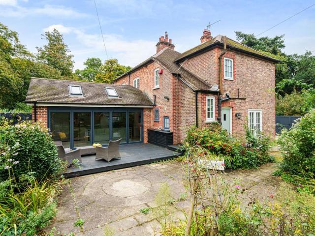 3 bedroom cottage for sale