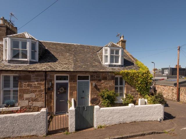 3 bedroom cottage for sale