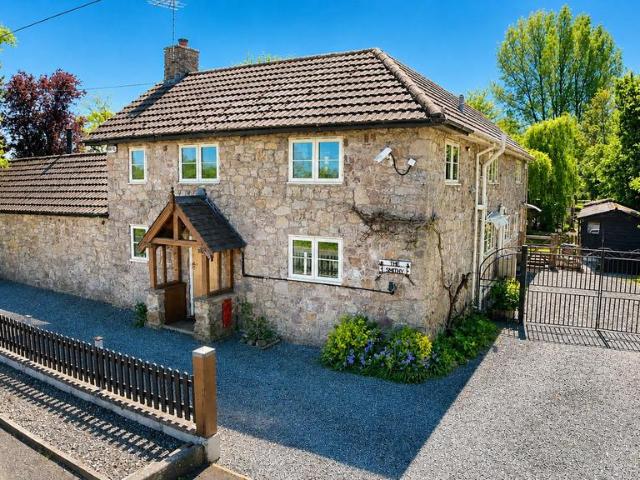 3 bedroom cottage for sale