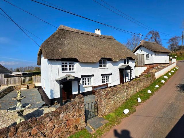 3 bedroom cottage for sale