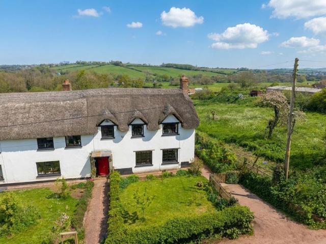 3 bedroom cottage for sale