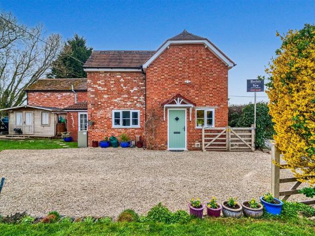 3 bedroom cottage for sale