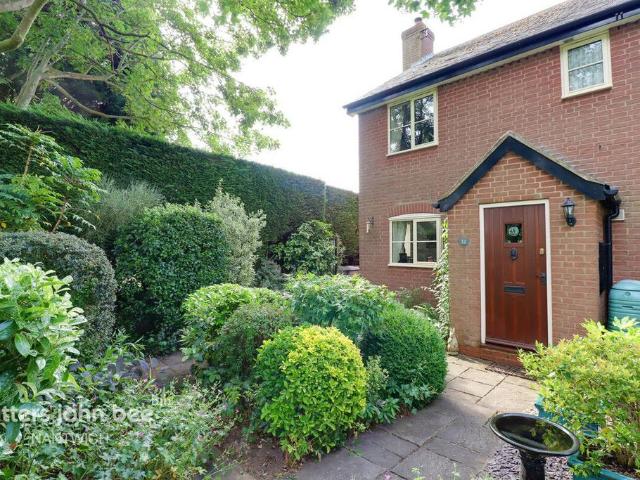 3 bedroom cottage for sale