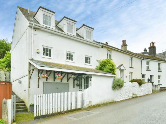 3 bedroom cottage for sale