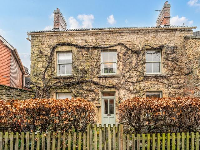 3 bedroom cottage for sale