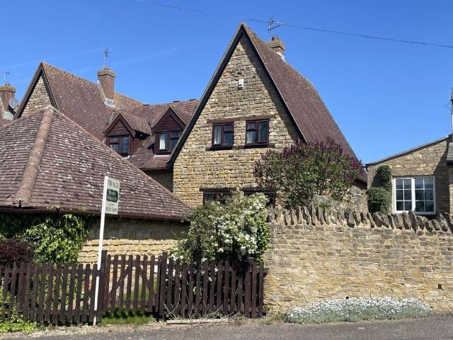 3 bedroom cottage for sale
