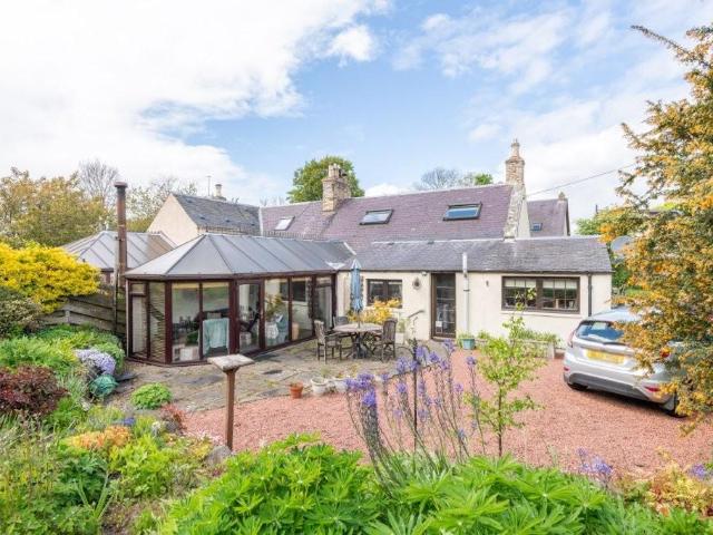 3 bedroom cottage for sale