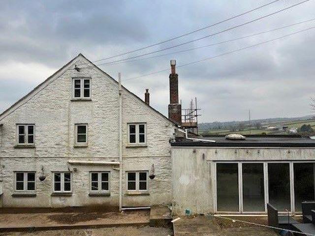 3 bedroom cottage for sale