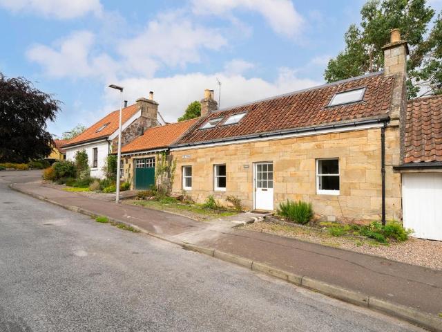 3 bedroom cottage for sale