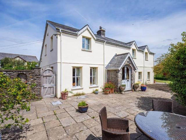 3 bedroom cottage for sale