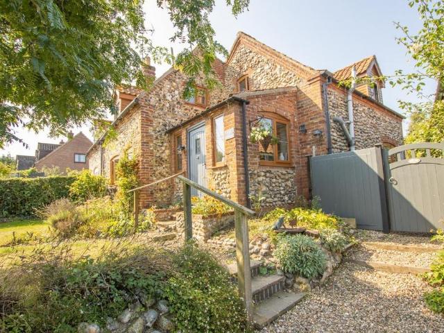 3 bedroom cottage for sale