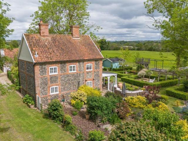 3 bedroom cottage for sale